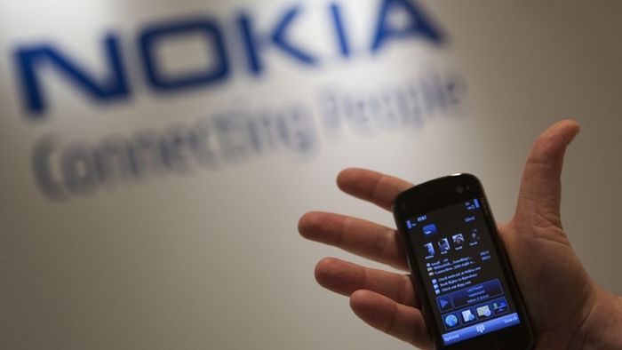 Nokia sceglie Microsoft Ma la Borsa non gradisce - Società e Costume