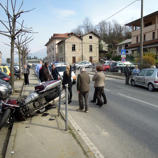 Merone, ferito motociclista Con la Harley contro una Seicento - Cronaca