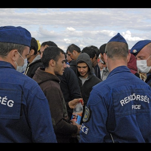 Ungheria: spray urticanti da polizia - Europa