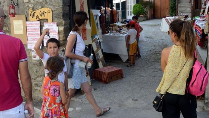 Ci sarà una corte dedicata al dialetto e ai vecchi proverbi - Cronaca