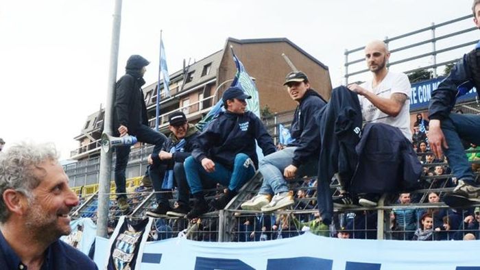 Martedì 9, il poster del Lecco in regalo con il giornale - Cronaca