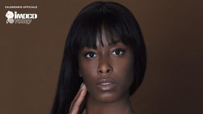 Olginate, Miriam Sylla musa di Perazza Sul calendario a scopo benefico ...