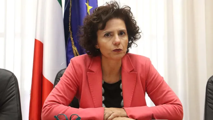Anna Pavone si presenta: è entrata in servizio il nuovo prefetto di Sondrio - Cronaca