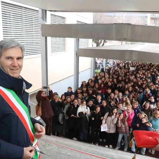 Sondrio, a due mesi dai gravi atti vandalici riaperta la scuola Ligari ...