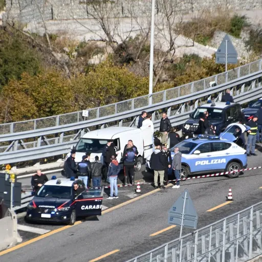 Sparatoria sulla superstrada 36, Michelangelo Barbara resta ricoverato ...