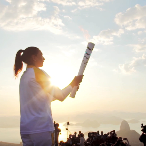 Il viaggio della fiamma olimpica, tappe a Livigno, Sondrio e Lecco ...