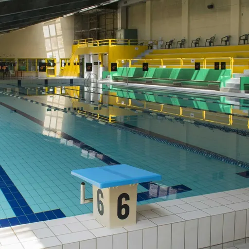 Malore durante un allenamento in piscina, grave 62enne - Cronaca
