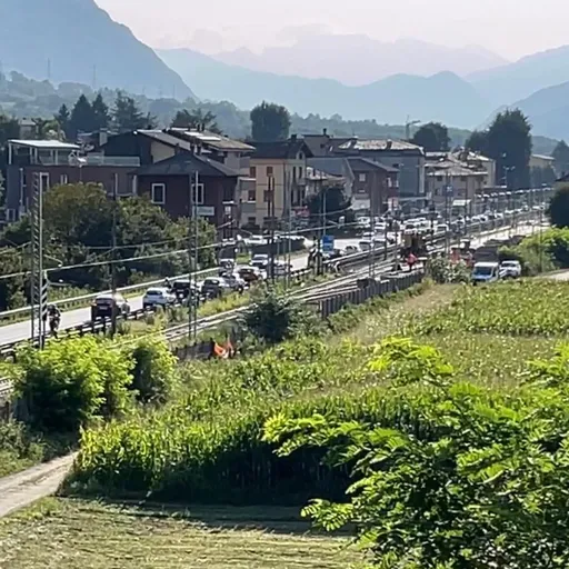 Tutti in coda verso la Valtellina, mercoledì mattina rallentamenti e ...