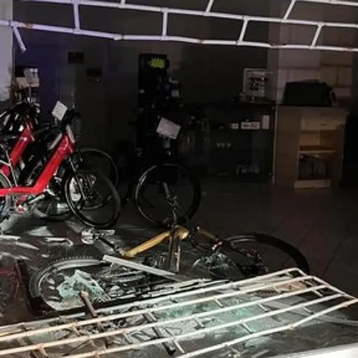 Lecco: furto al negozio Lario Ebike, rubate sette biciclette elettriche - Cronaca, Lecco