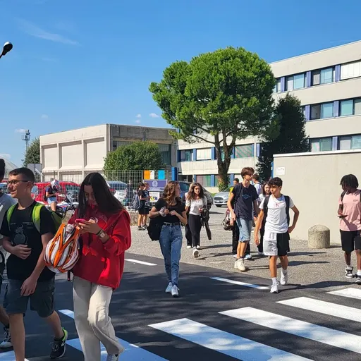 Oggiono: gli studenti chiedono un drive-in e più spazi di aggregazione ...
