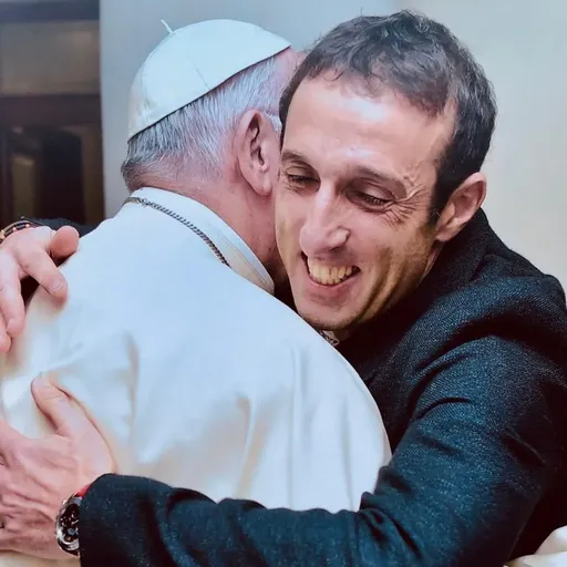 «Ho servito messa con Papa Francesco»: Michele Rigamonti e il Pontefice ...
