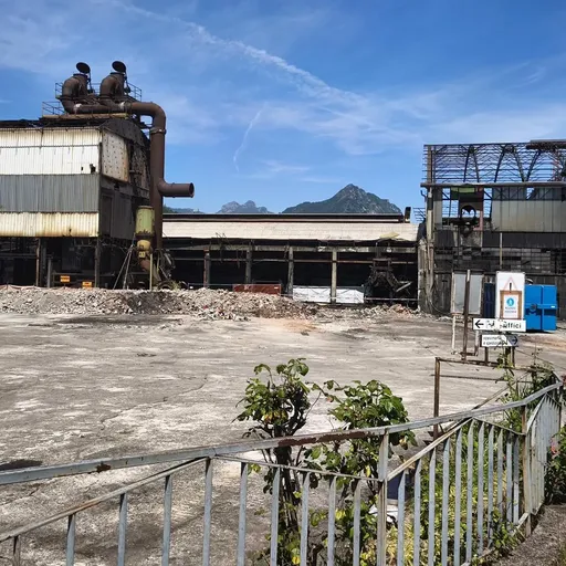 Olginate, prosegue la demolizione della fonderia. Ma il futuro dell ...