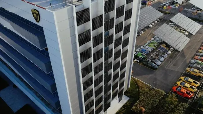 Lamborghini, il sito a S.Agata cresce e da 10 anni è a zero CO2 - Ansa Green