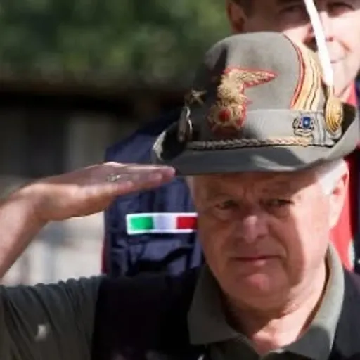 L’ultimo saluto al colonnello Gambetta, si riunisce la comunità - Cronaca