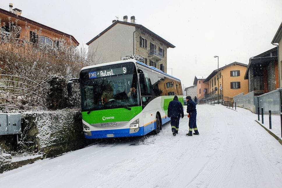 Neve a bassa quota in Valtellina, disagi alla viabilità - Cronaca ...