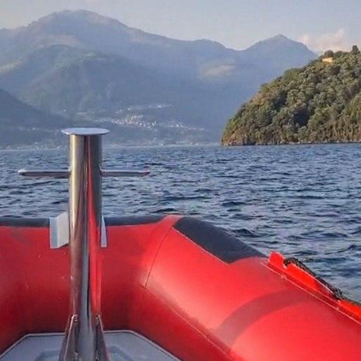 Barca alla deriva a Piona, intervengono i soccorsi - Cronaca