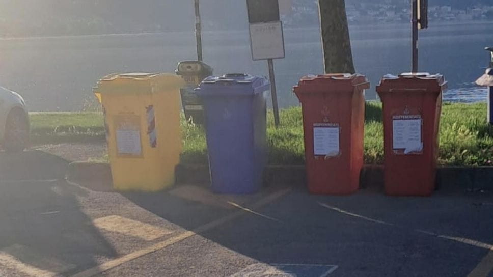 Suonano alla porta: «Siamo di Silea, dobbiamo cambiare i bidoni». Ma è ...