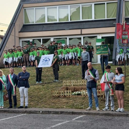 Carenno, un albero contro la mafia: legalità e speranza piantate in ...
