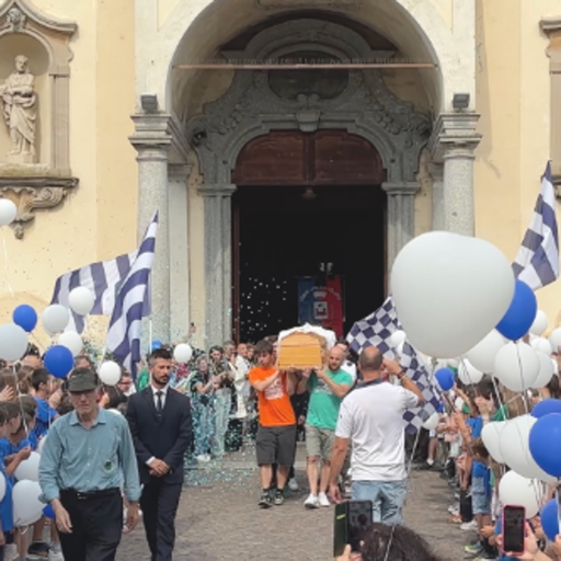 «Il capo della piazza sarà sempre don Giancarlo», l’abbraccio di San ...