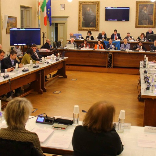 Il consiglio comunale di Lecco: FdI gruppo più numeroso in aula, tanti ...